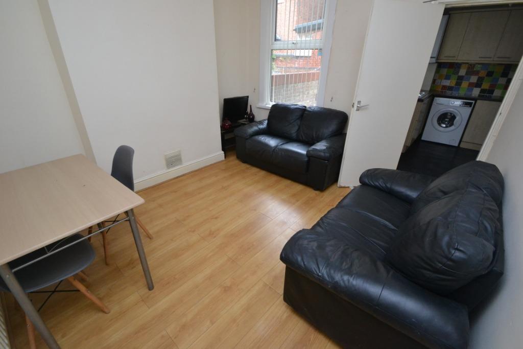 Maples Street, Nottingham NG7 5 bed terraced house - £2,058 pcm (£475 pw)
