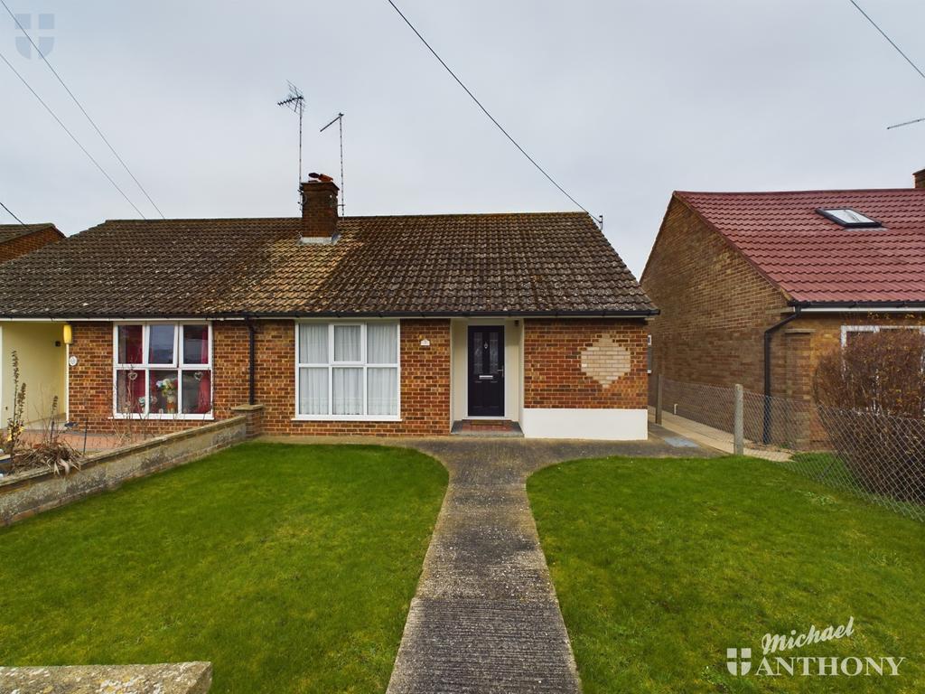 Grendon Way, Bierton, Aylesbury... 2 bed bungalow - £335,000