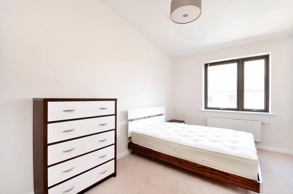 TIlly Court, Canning Town, London, E16 1 bed flat - £280,000