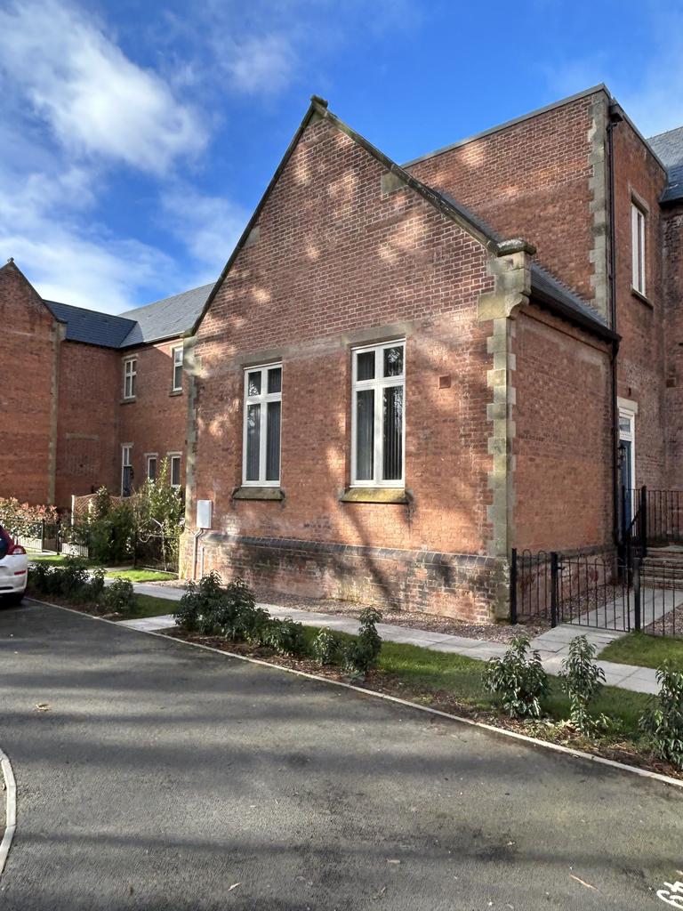 47 Oliver Road, Bicton Heath, Shrewsbury, SY3 5FX 1 bed townhouse to ...