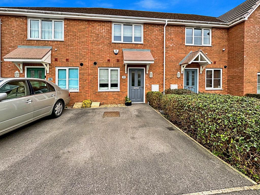 Verde Close, Luton 2 bed terraced house - £300,000