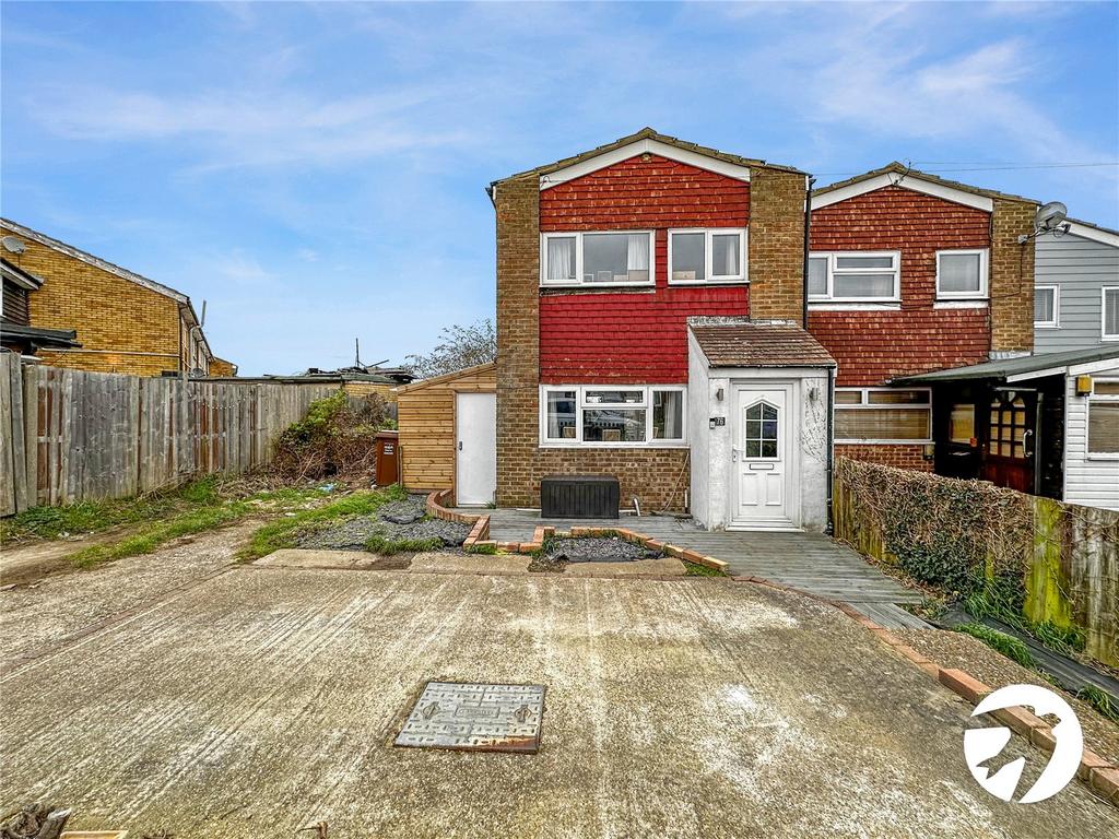 Winston Road, Strood, Kent, ME2 3 bed end of terrace house - £300,000