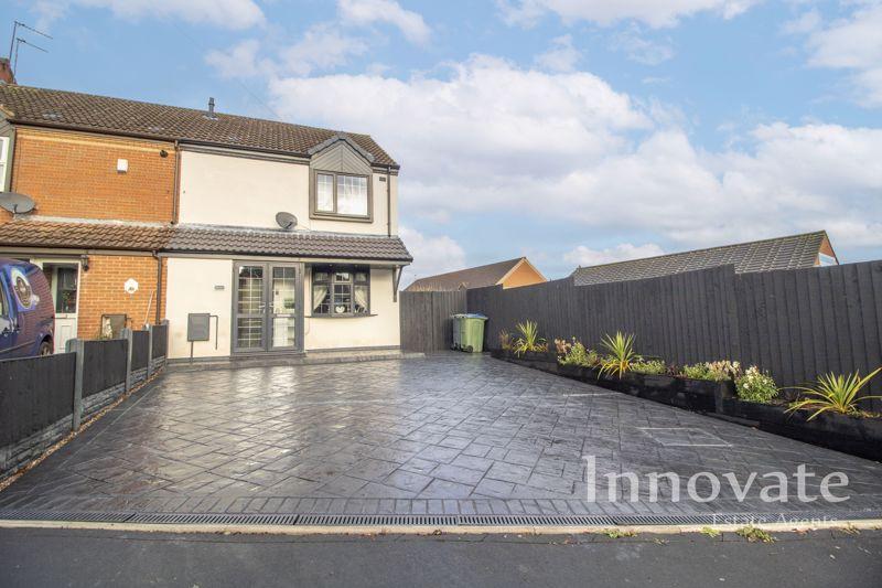 St James Road, Oldbury B69 2 bed end of terrace house for sale - £215,000