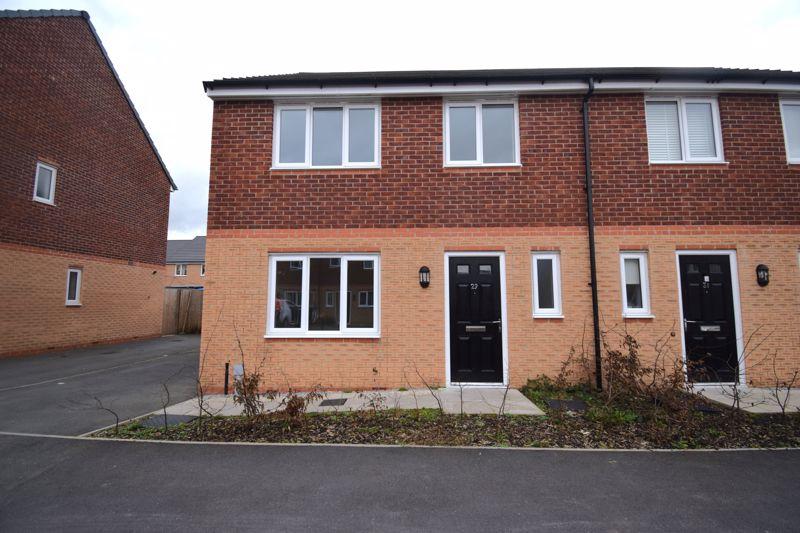 St. Gabriels Close, Leigh 4 bed house - £725 pcm (£167 pw)