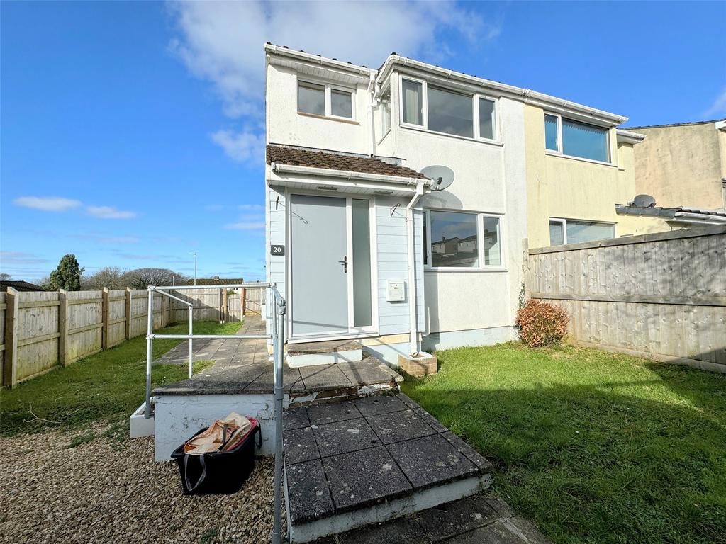 Foster Drive, Bodmin, Cornwall, PL31 3 bed semi-detached house - £235,000