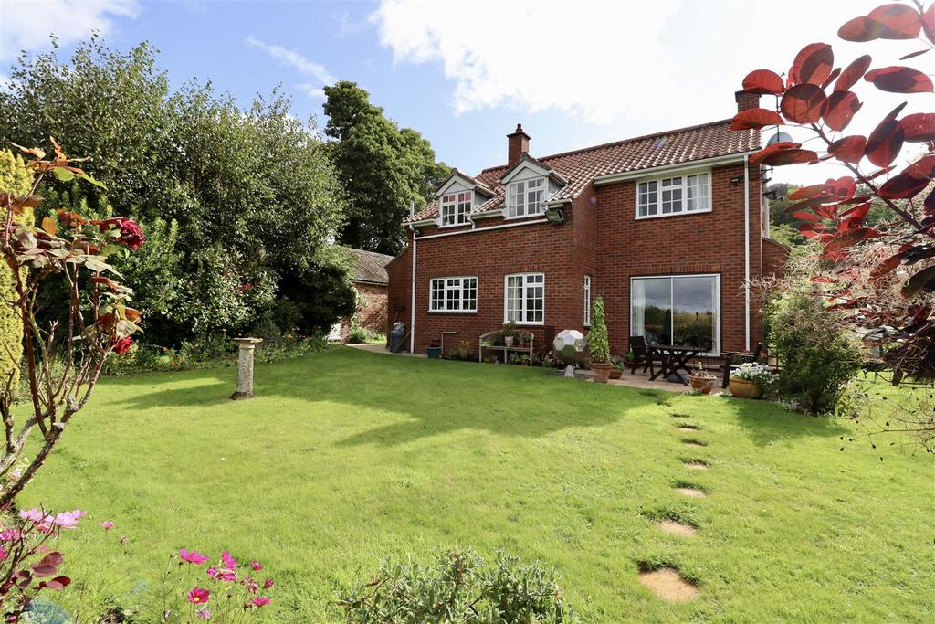 Bretwalda, Goodmanham, York 4 bed detached house for sale - £500,000