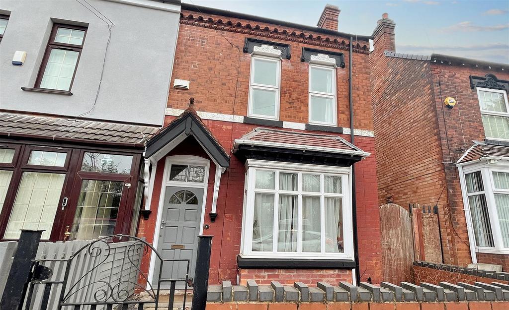 Springfield Road, Birmingham B13 4 bed end of terrace house - £270,000