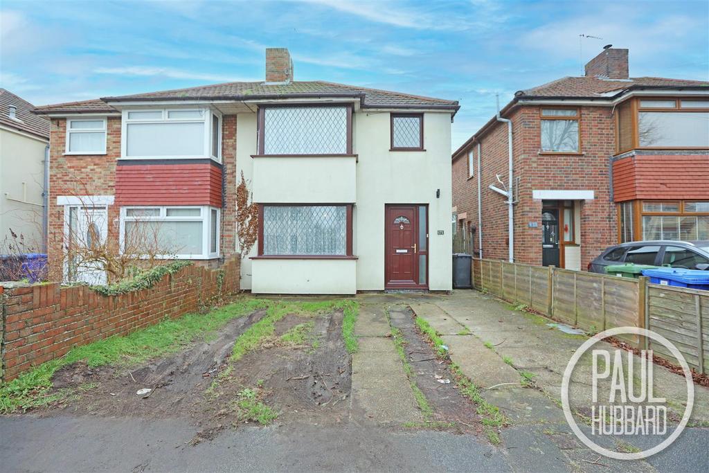 Kimberley Road, Lowestoft, NR33 4 bed semi-detached house - £230,000