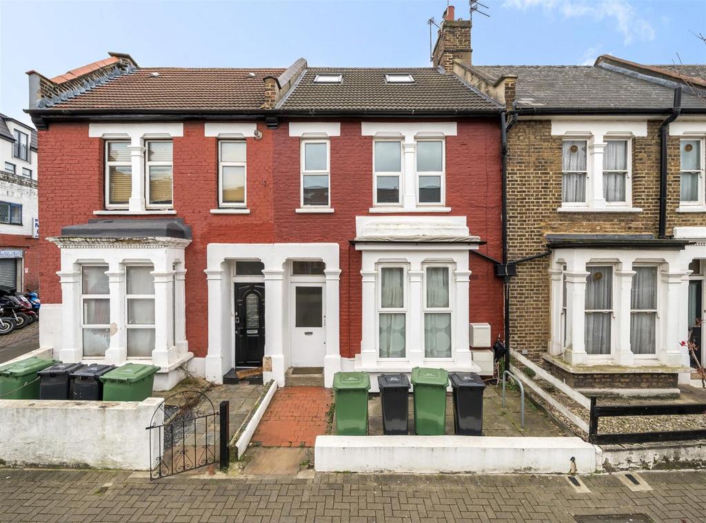 Letchford Gardens, London, NW10 1 bed apartment - £325,000