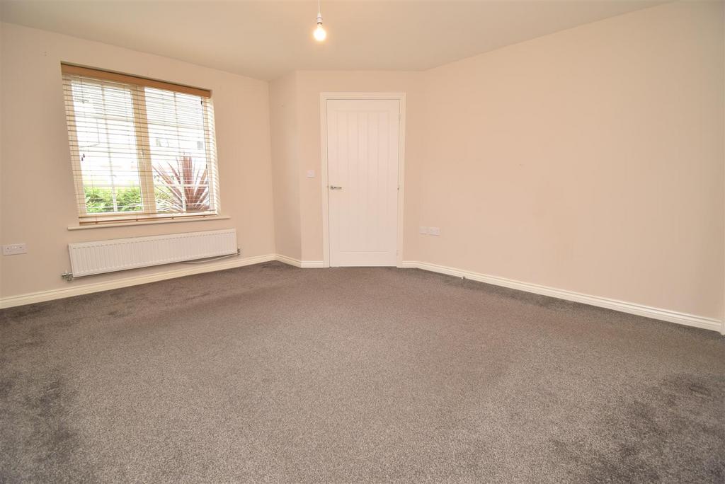 Benson Lane, Normanton WF6 3 bed semi-detached house - £1,025 pcm (£237 pw)