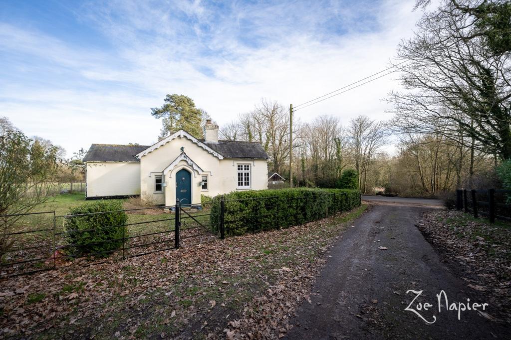 Greenstead Green 2 bed character property for sale - £495,000