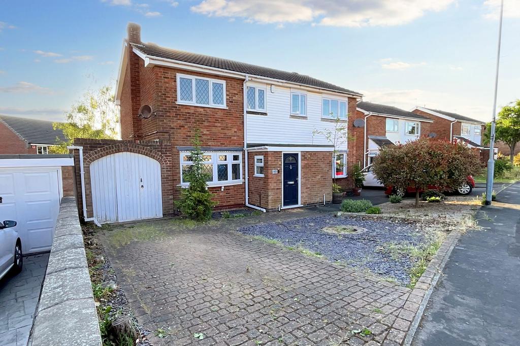 Hinckley, Hinckley LE10 3 bed semi-detached house - £250,000