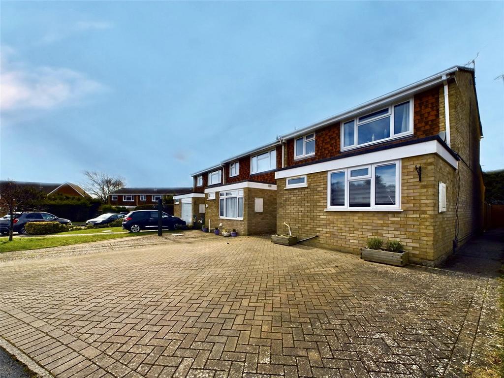Foreman Park, Ash GU12 4 bed end of terrace house for sale - £450,000
