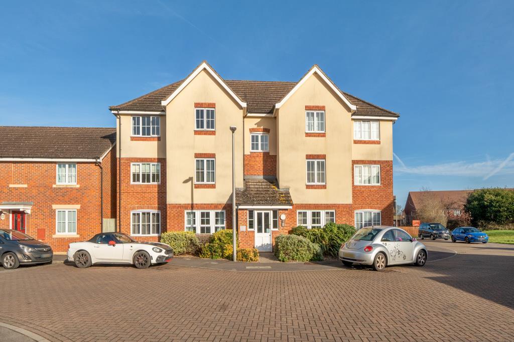 Thatcham, Berkshire, RG19 2 bed flat - £175,000
