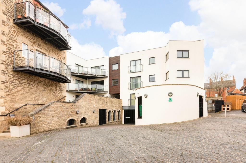 Abingdon, Abingdon OX14 2 bed apartment - £300,000