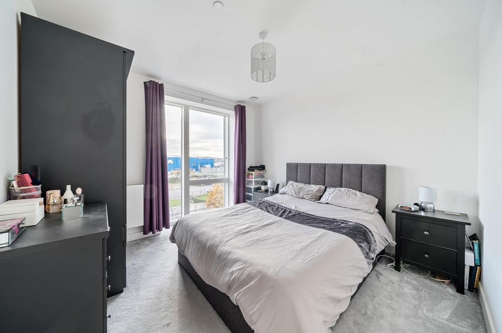 Trathen Square, London 2 bed apartment for sale - £550,000