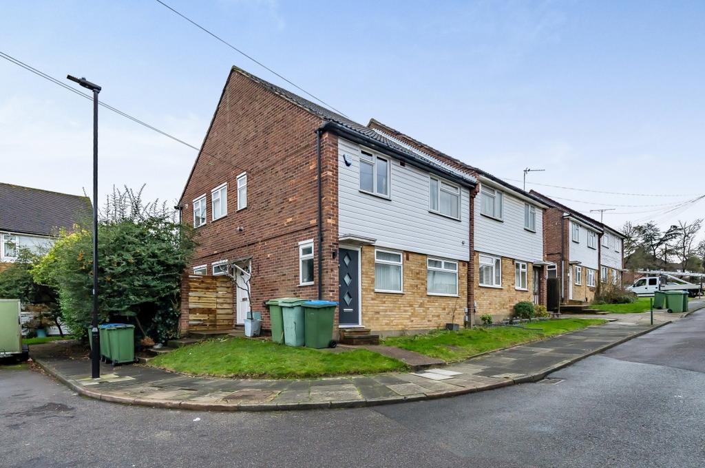 High Point, London 2 bed maisonette - £275,000
