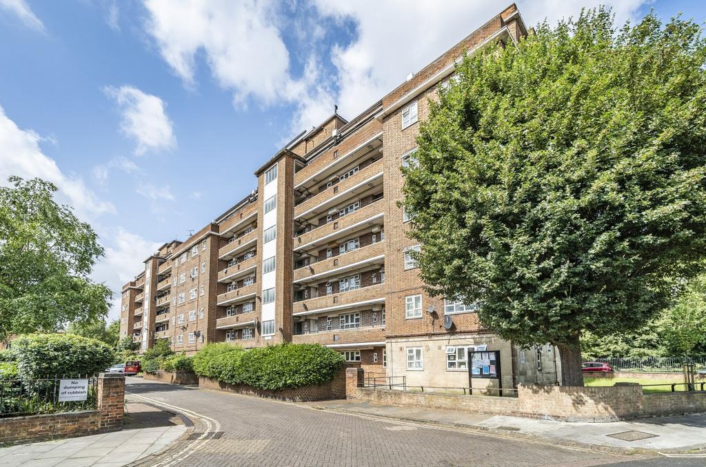 St. Agnes Place, Kennington, London 3 bed apartment for sale - £425,000