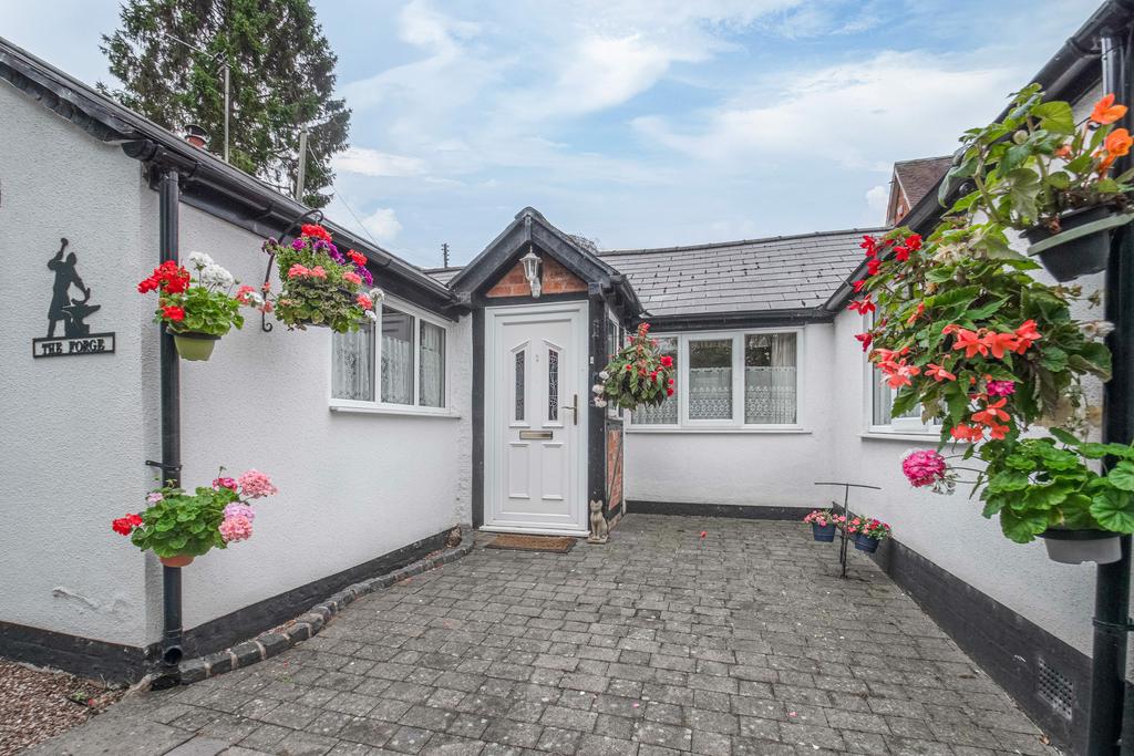Holt Hill, Beoley, Redditch... 2 bed bungalow for sale - £400,000