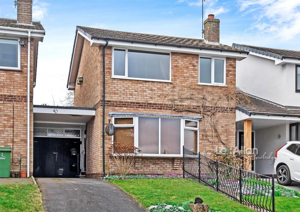 Herondale Crescent, Stourbridge 3 bed link detached house - £285,000