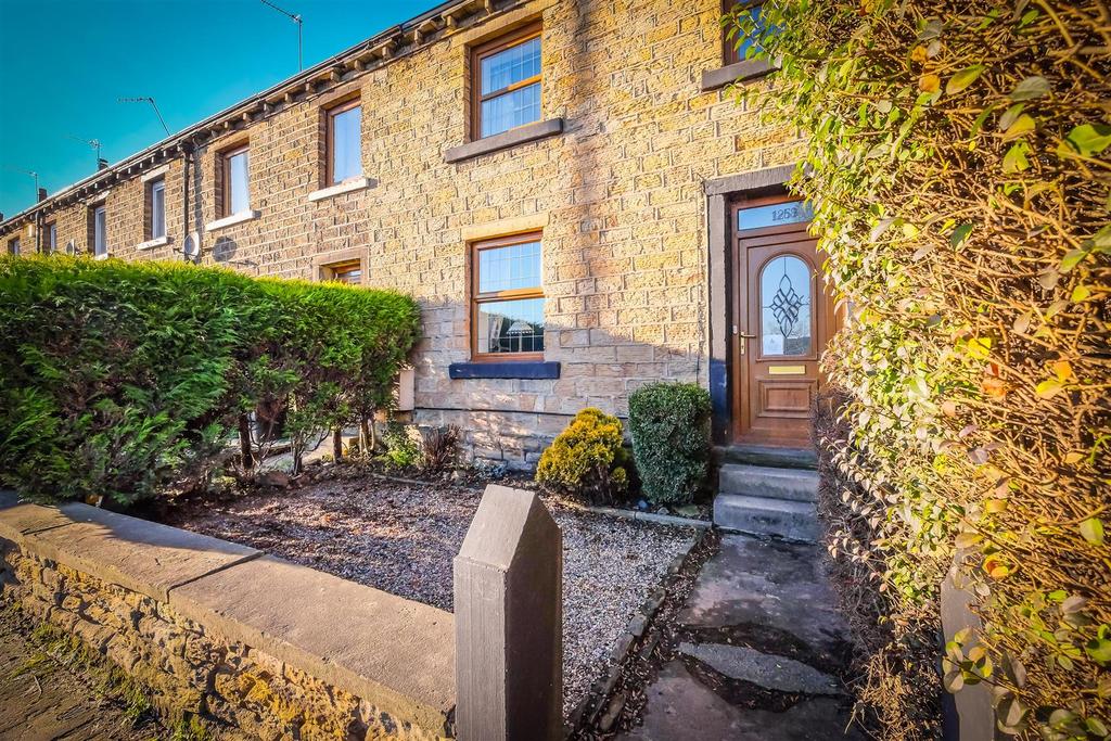 Leeds Road, Huddersfield. HD2 3 bed terraced house - £145,000
