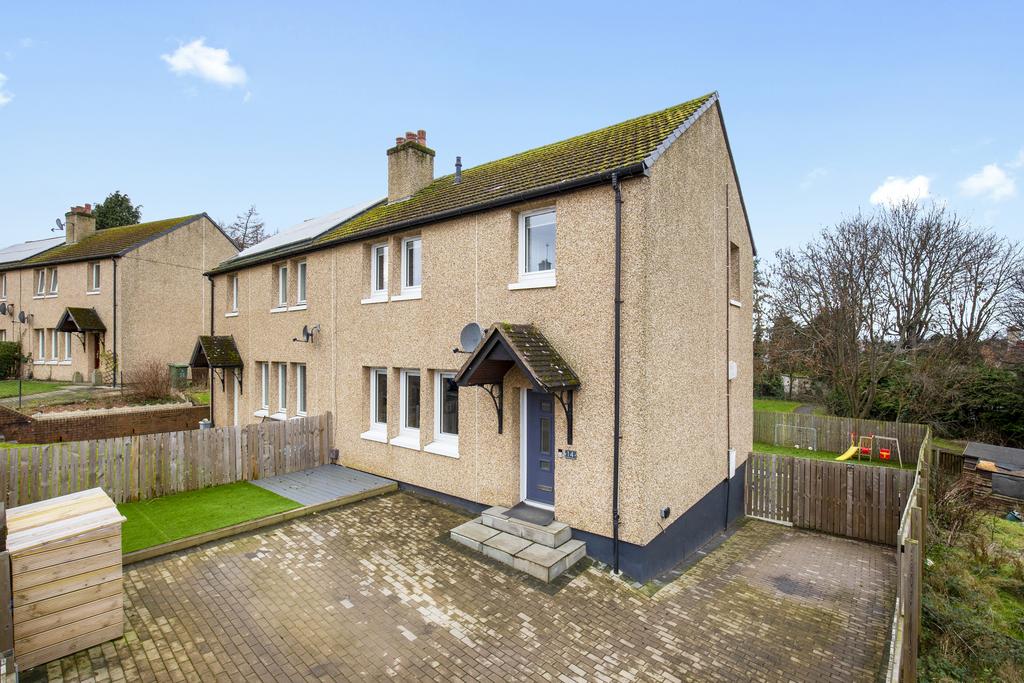 14 Pinkiehill Crescent, Musselburgh... 3 bed semi-detached house - £220,000