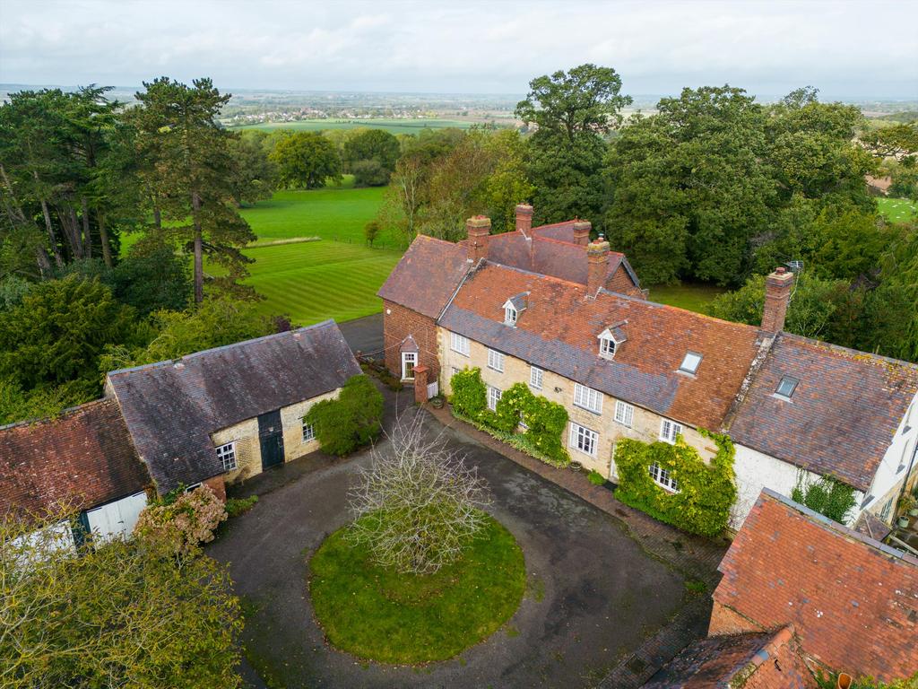 Walton, Warwick, Warwickshire, CV35 5 bed semi-detached house - £1,100,000