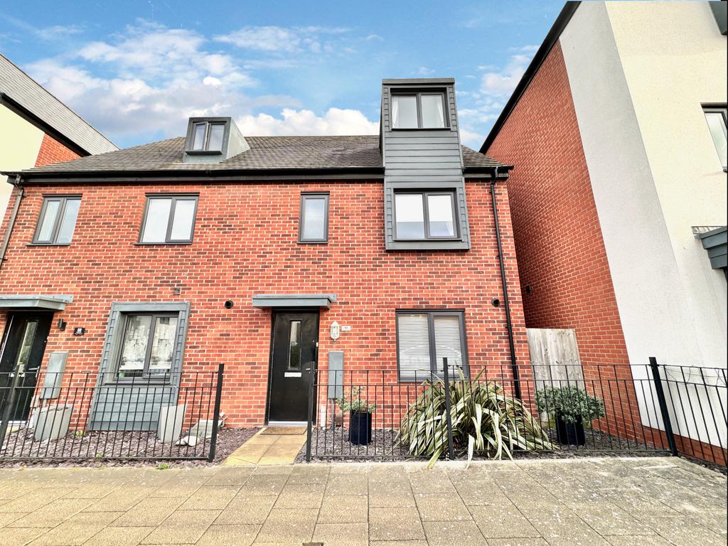 Birchfield Way, Telford TF3 4 bed semi-detached house - £235,000