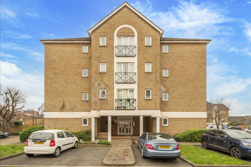 Glastonbury Court, Farrow Lane, London Studio for sale - £215,000