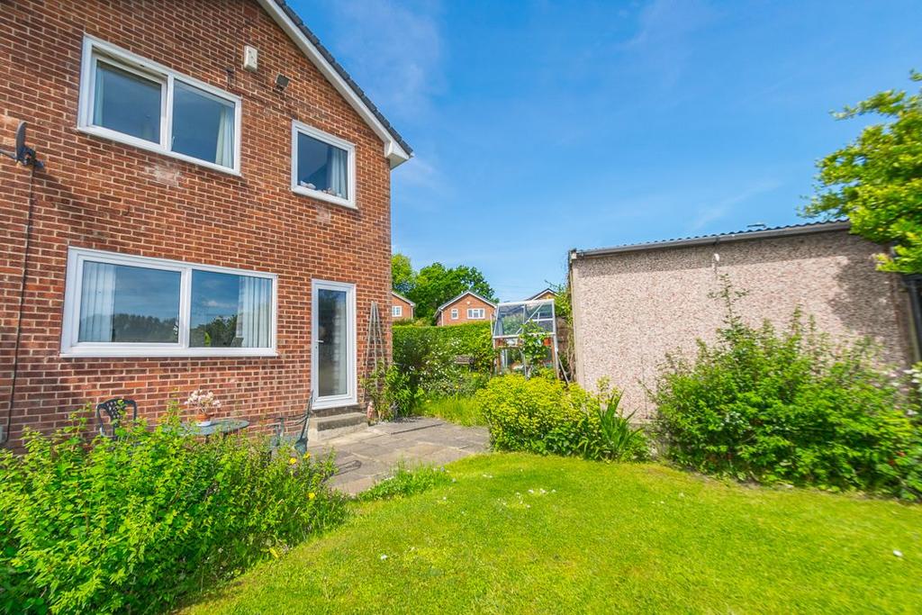 Whitley Spring Crescent, Ossett 3 bed detached house - £260,000