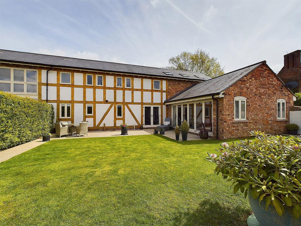 Stretton Green, Tilston, SY14 3 bed barn conversion for sale - £650,000