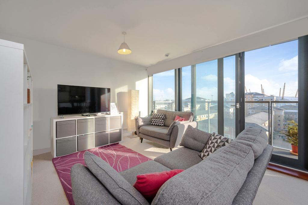Proton Tower, 8 Blackwall Way, London 2 bed flat for sale - £400,000
