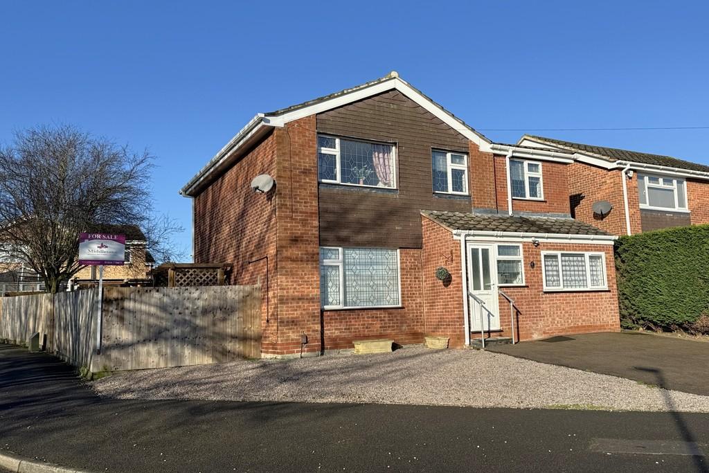 Laycock Avenue, Melton Mowbray 4 bed detached house - £370,000