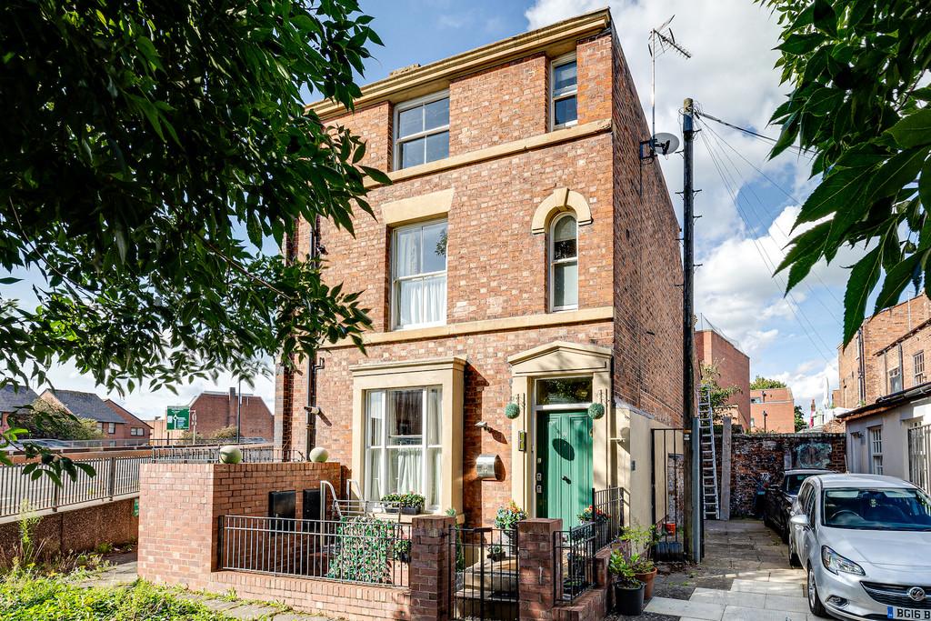 Bold Square, Chester 3 bed apartment - £375,000