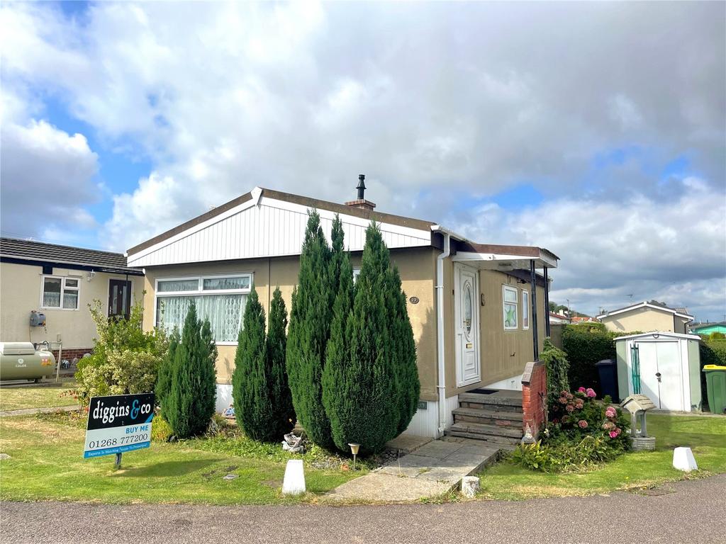 Main Road, Tower Park, Hullbridge... 2 bed park home - £125,000