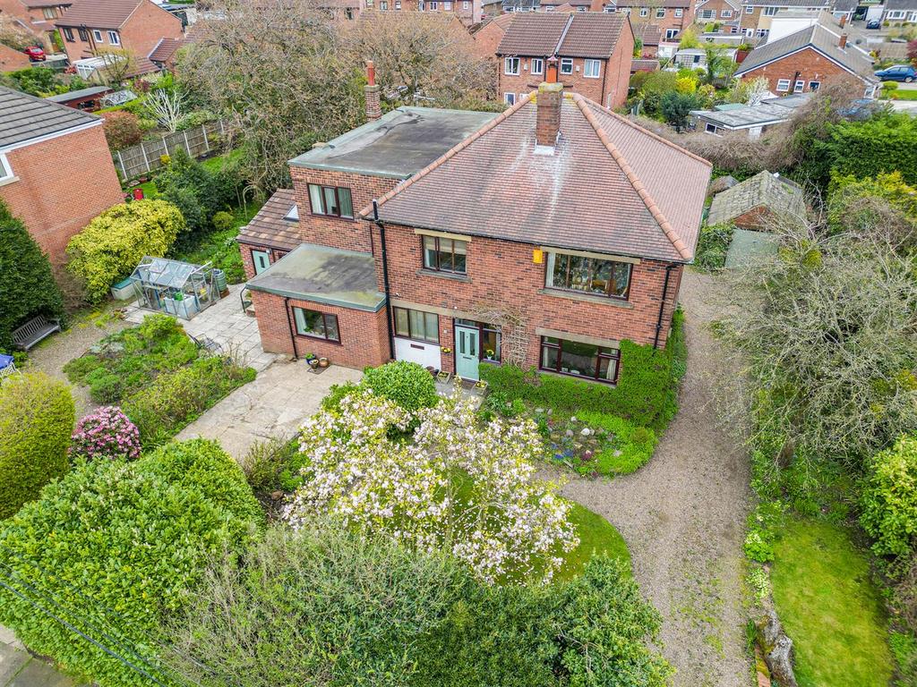 Birchen Avenue, Ossett WF5 5 bed detached house for sale - £595,000