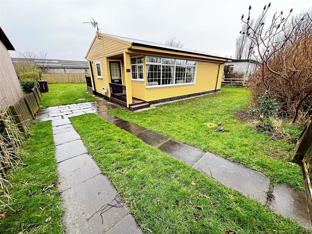 Humberston Fitties Humberston Grimsby N E Lincs Dn36 4he 3 Bed