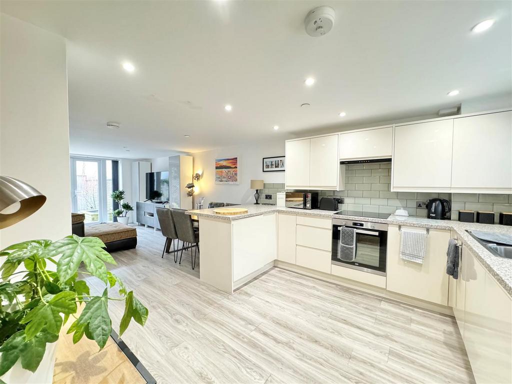 Princess Road, Poole BH12 2 bed semi-detached house for sale - £350,000