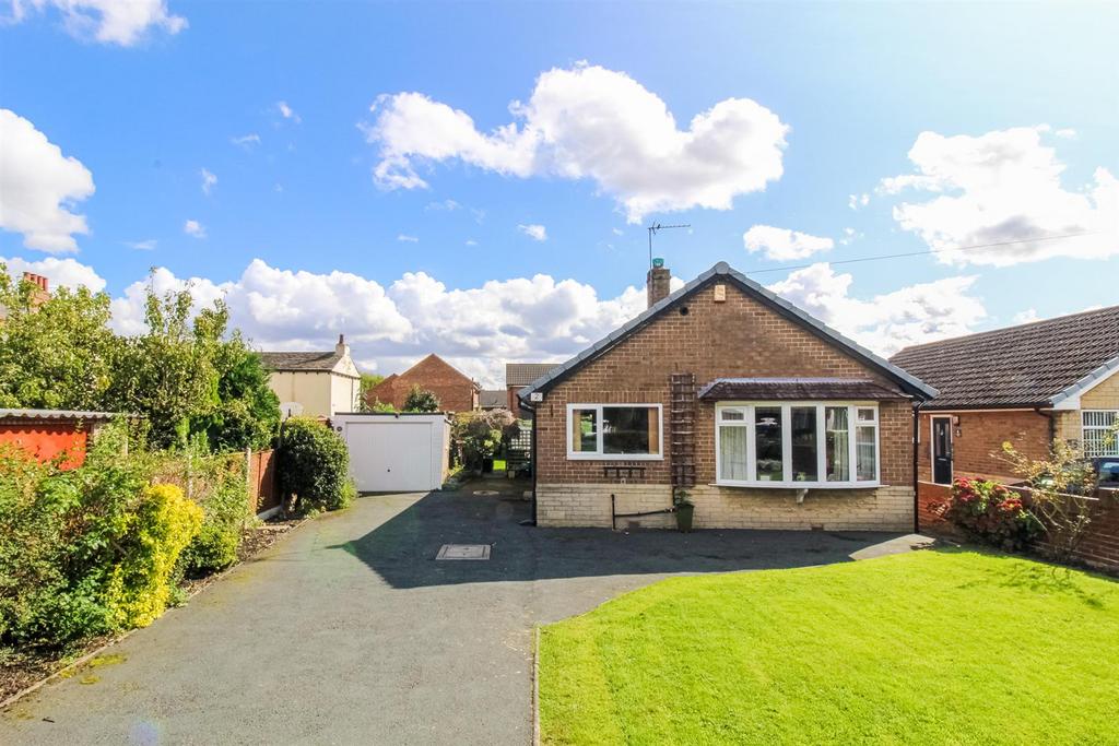 Westfield Drive, Ossett WF5 3 bed detached bungalow - £315,000