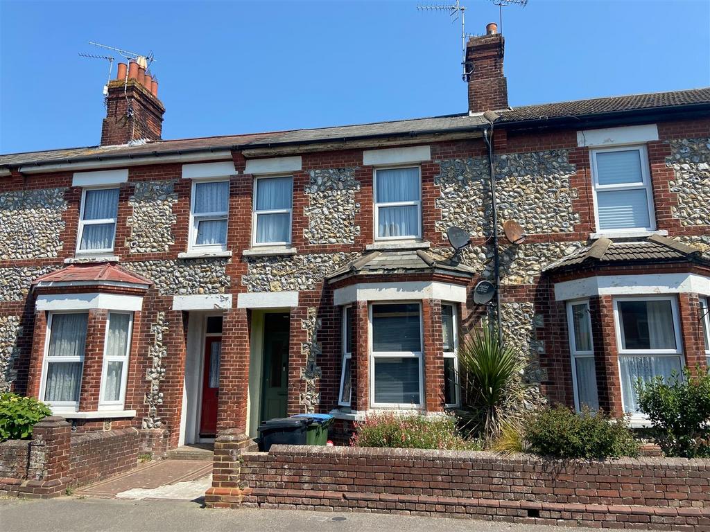 Connaught Road, Littlehampton BN17 2 bed apartment - £140,000