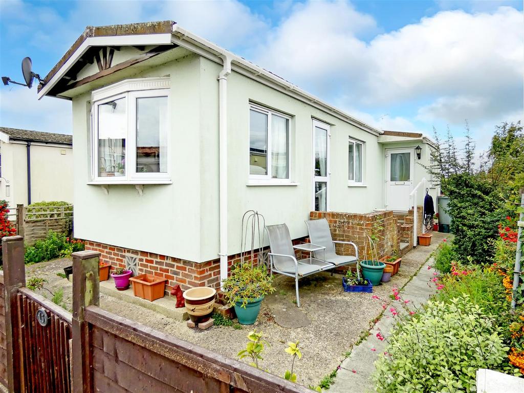 Maypole Lane, Arundel BN18 2 bed park home - £125,000