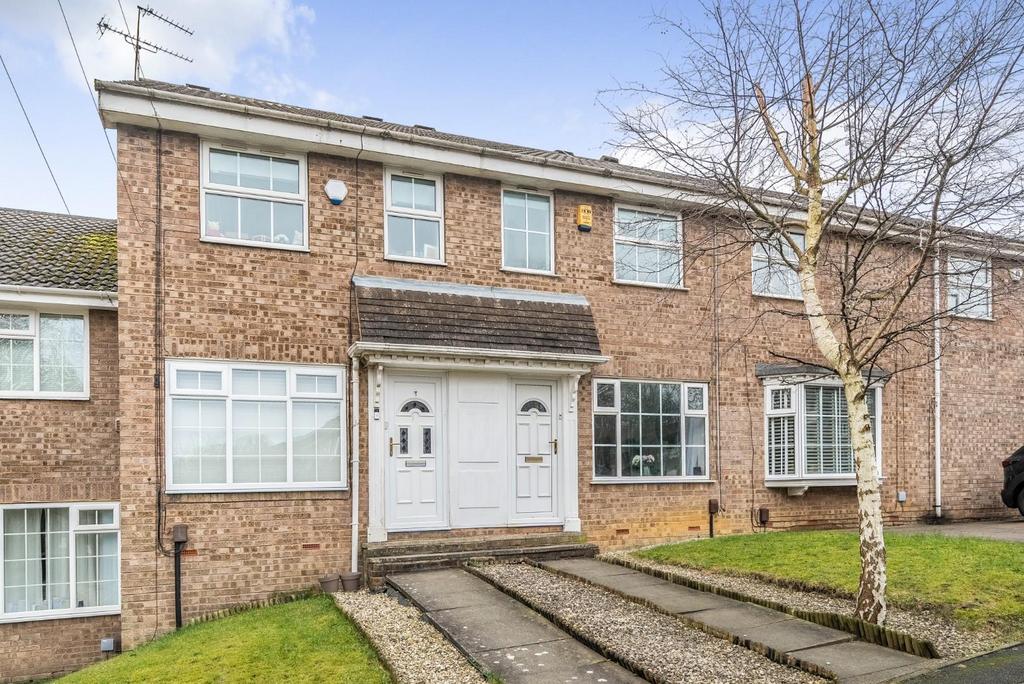Bridge Wood Close, Horsforth, LS18 5TR 2 bed terraced house - £230,000