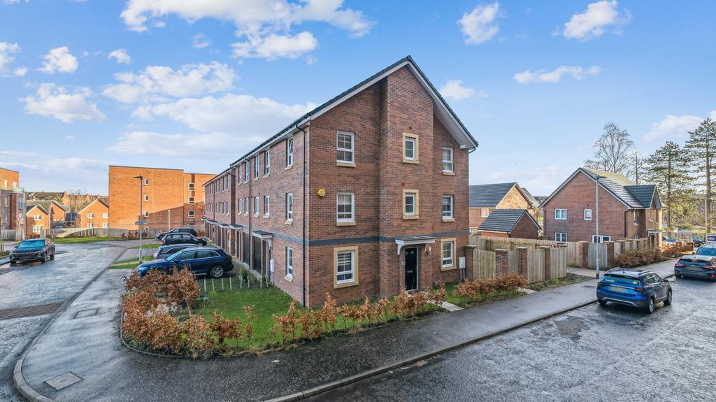 Inverlair Avenue, Cathcart, Glasgow... 4 bed townhouse - £329,000