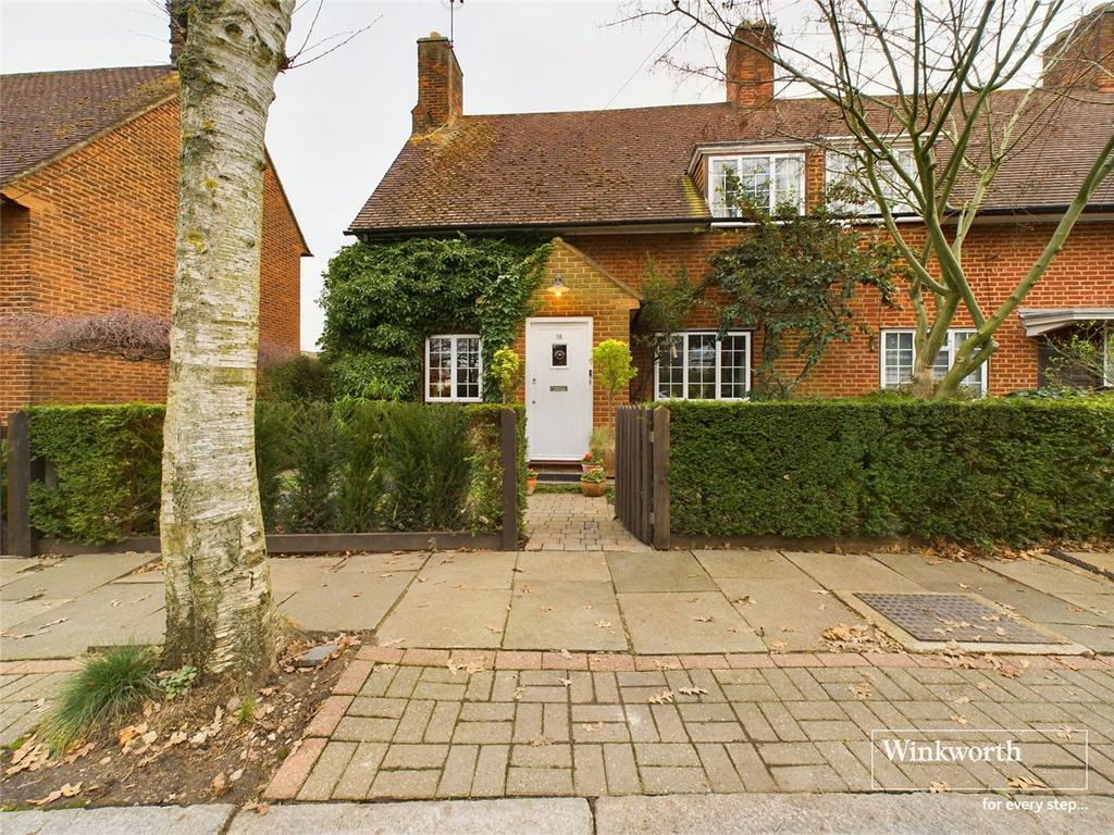 Roe Lane, London NW9 4 bed end of terrace house - £665,000