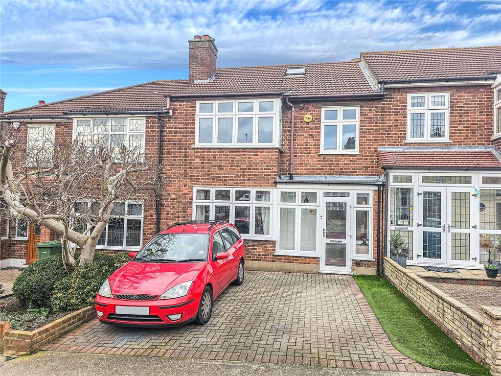 The Ridgeway, Gidea Park, RM2 3 bed terraced house for sale - £535,000