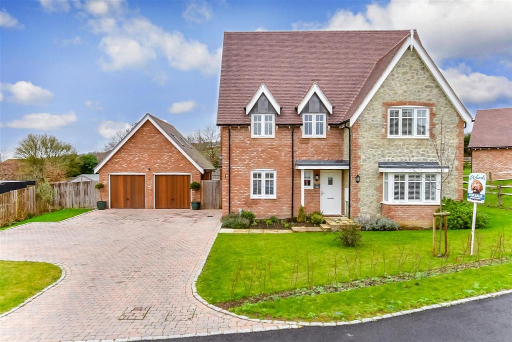 Vicarage Fields, Linton, Maidstone, Kent 4 bed detached house - £915,000