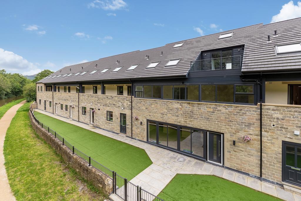 Clitheroe Street Works, Clitheroe... 3 bed flat to rent - £995 pcm (£ ...