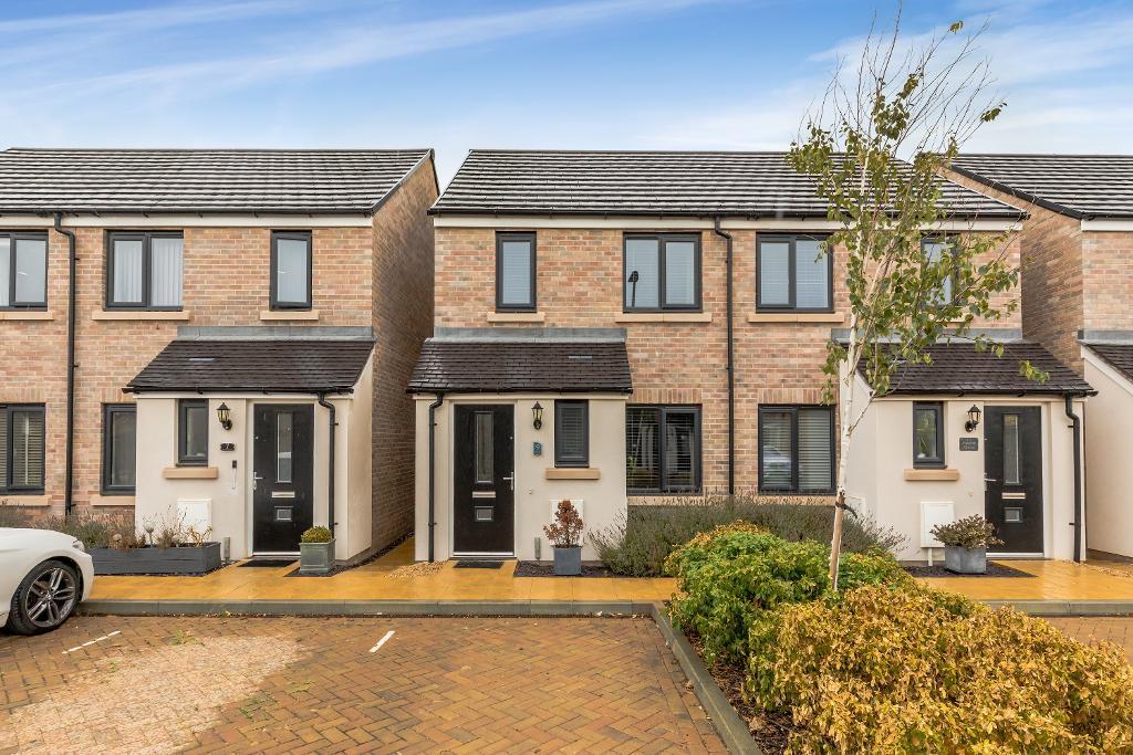 Fawcett Grove, Littlehampton, BN17 7TF 2 bed semi-detached house - £300,000