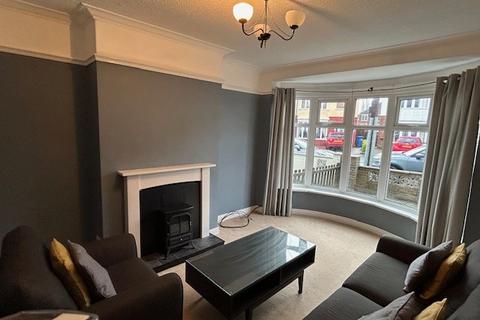 Houses to rent in Hull | OnTheMarket