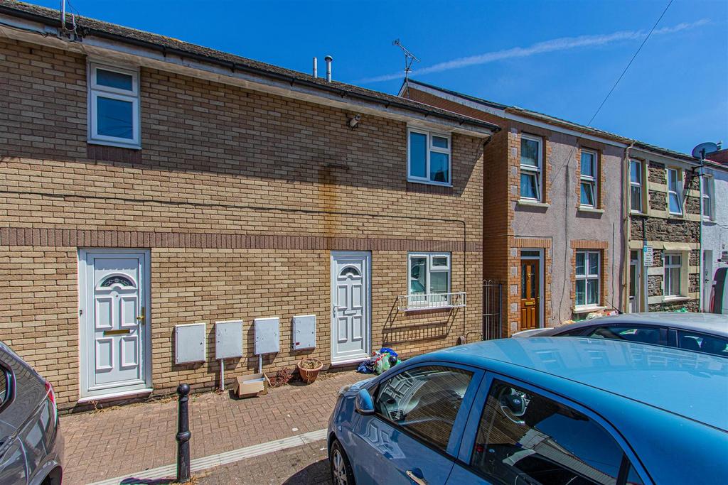 Penlline Street, Cardiff CF24 1 bed maisonette - £125,000